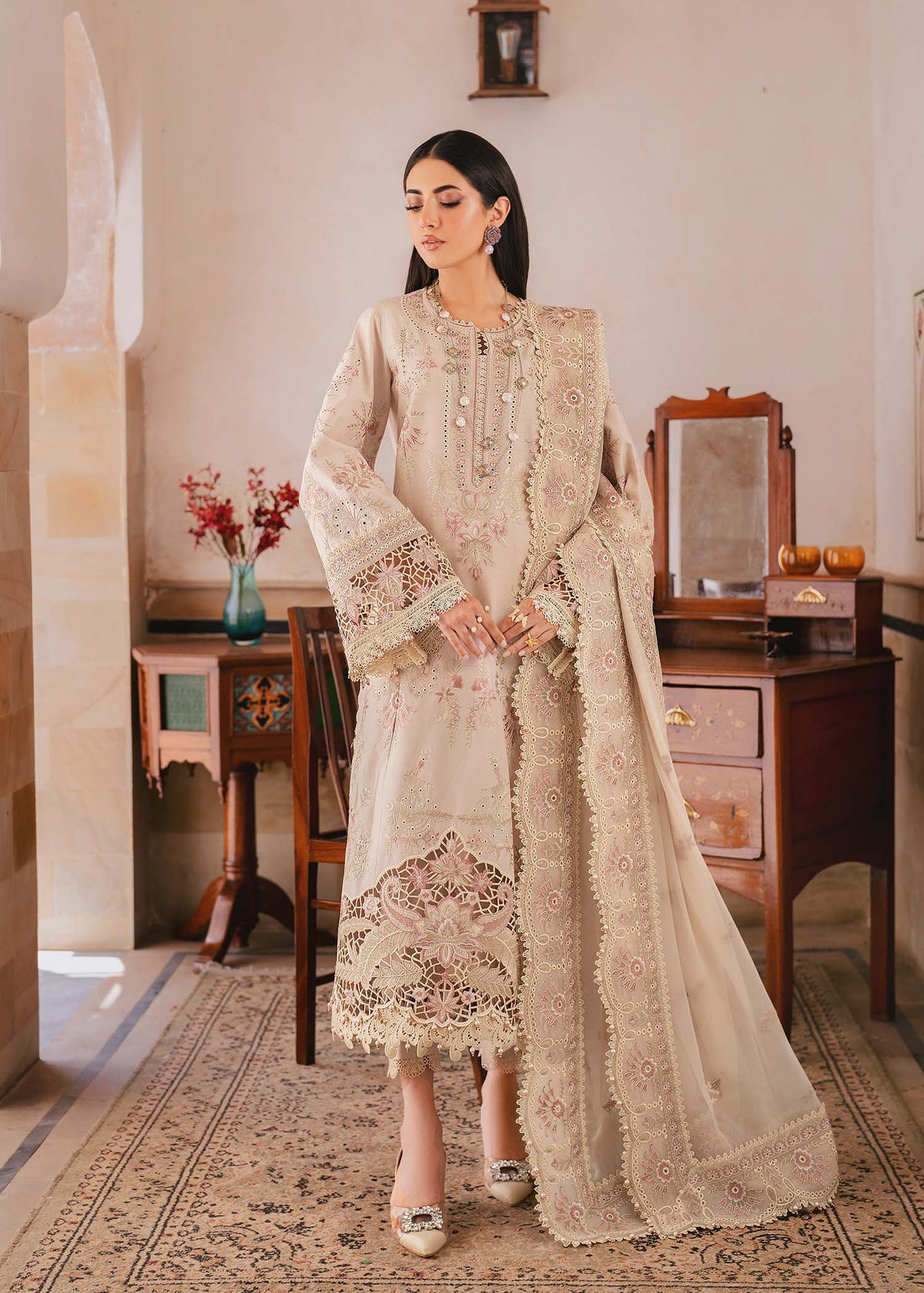 Lawn Dresses in Pakistan 🇵🇰 – Akbar Aslam